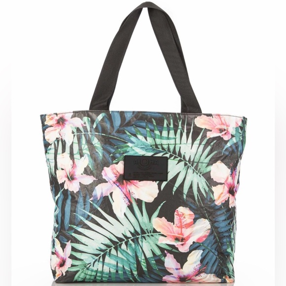 ALOHA Collection | Bags | Aloha Collection Day Tripper Tote With Love ...